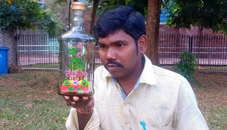 L. Eshwar Rao Commemorates New Year 2024 With Miniature Craft | Odisha